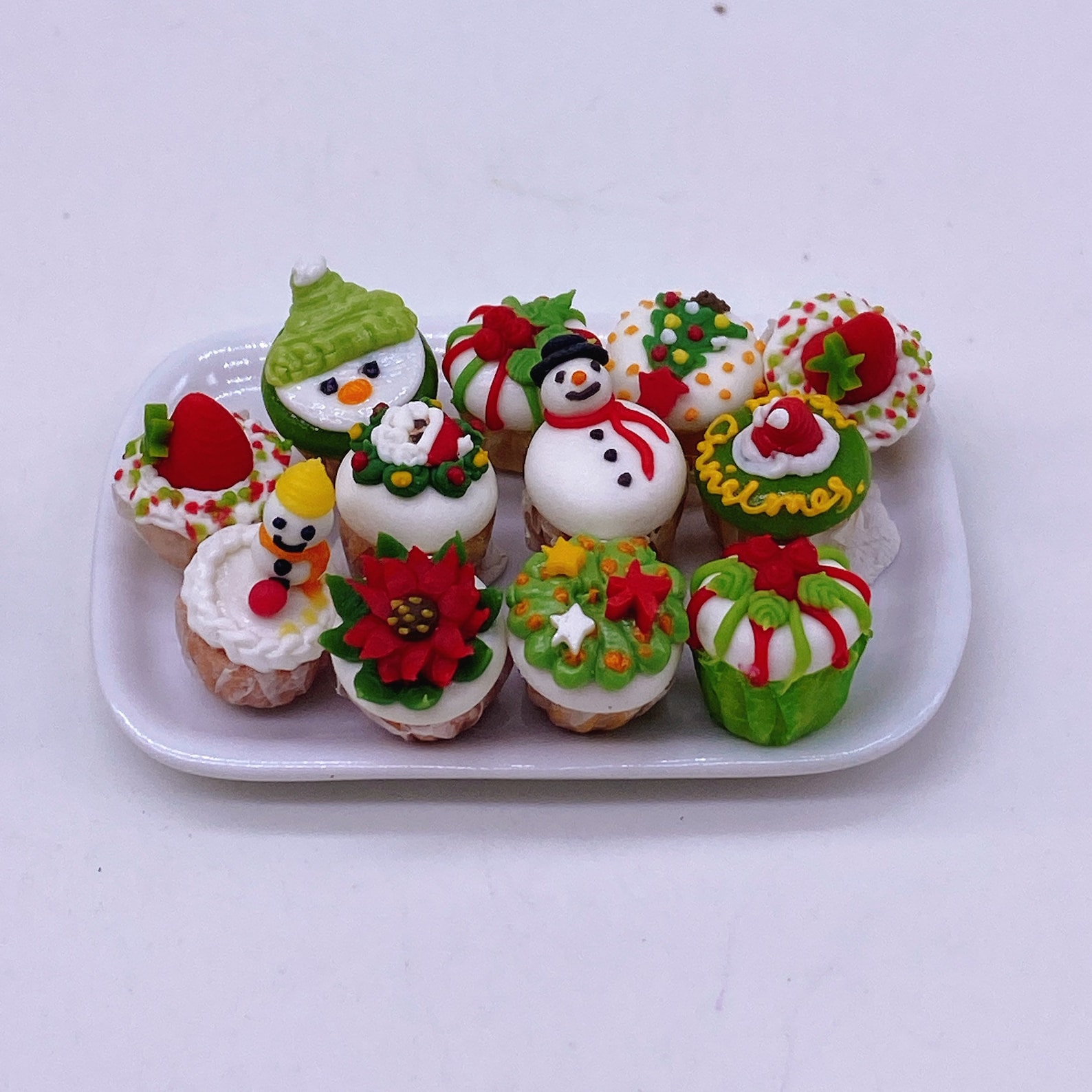 12 Pieces Miniature Christmas Designs Cupcake With Tray for Doll's ...