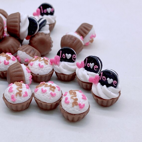 Miniatures 10 pieces Miniature Mini Cupcake designs for Doll's house ...
