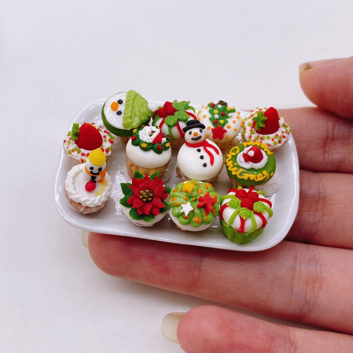 12 Pieces Miniature Christmas Designs Cupcake With Tray for Doll's ...