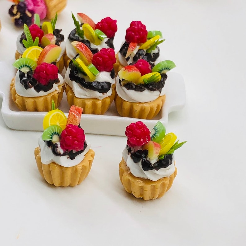 Miniature Fruit Cupcakes, Dollhouse Food, 1:12 Scale (10 Pieces) - Etsy