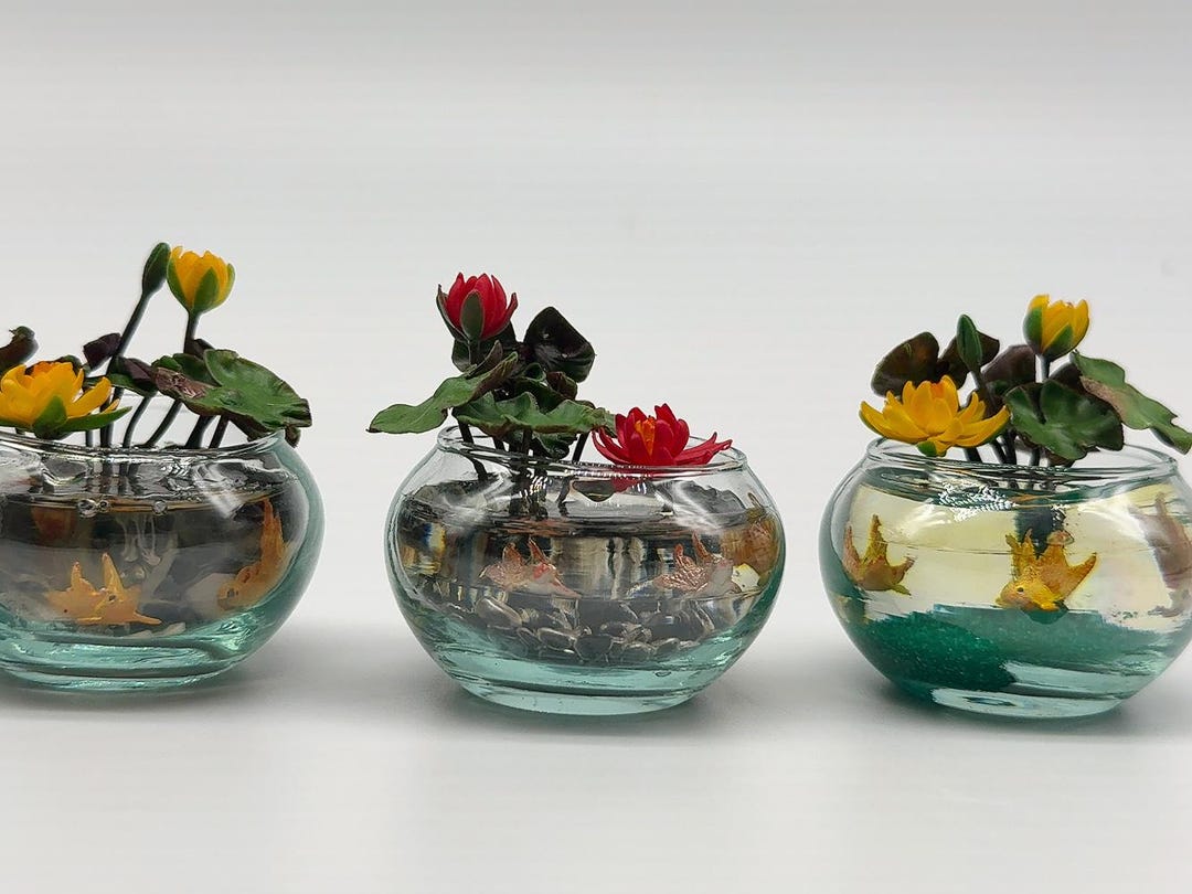 Miniature Goldfish and Lotus in Glass Bowl , Miniature Fake Fish ...