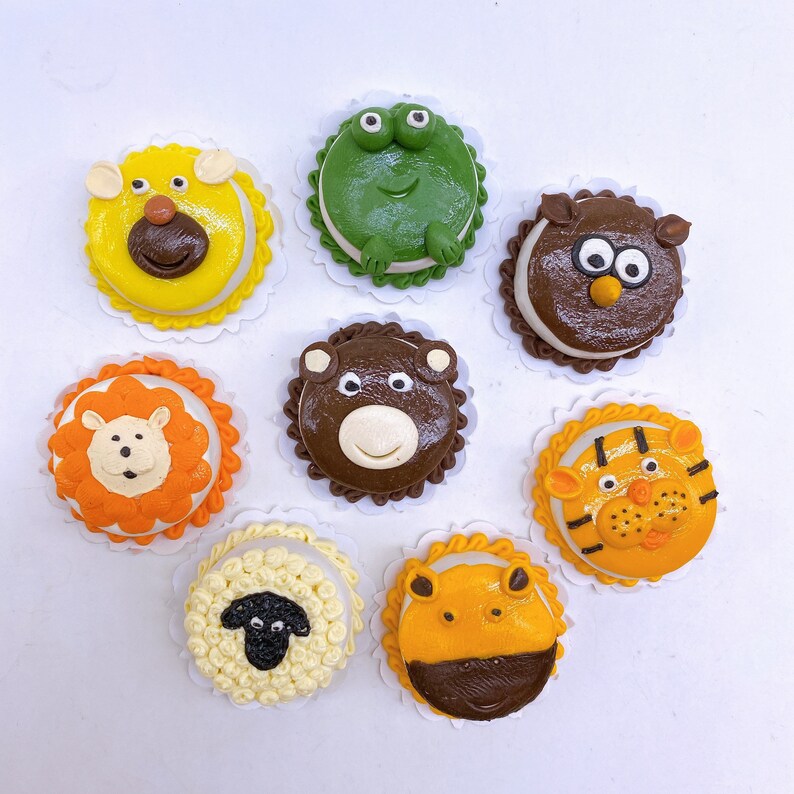 8 pieces Miniature Cute Animal Cake Decorate for Doll House | Etsy