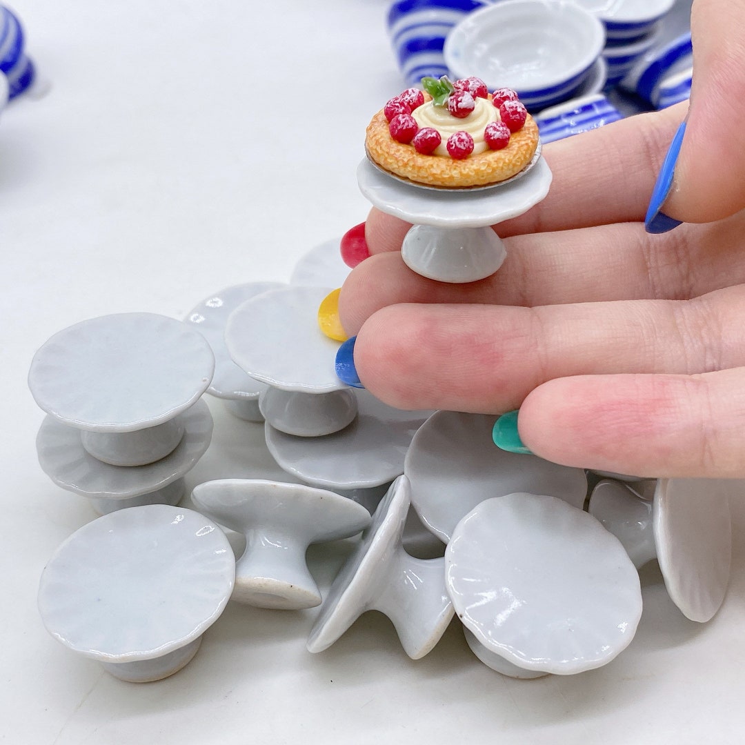 10 Miniature Ceramic Cake Stands: Dollhouse Showcase (23 Mm) - Etsy