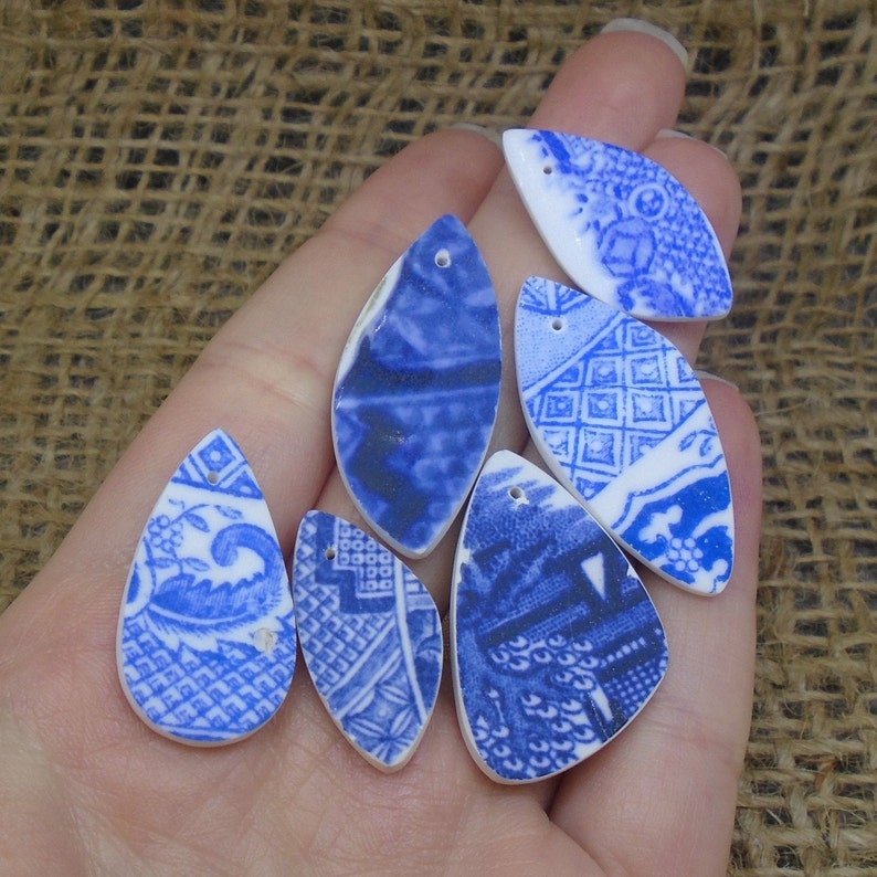 6 X Old Willow Vintage Porcelain Drilled Cabochons - 12g Various Shapes ...