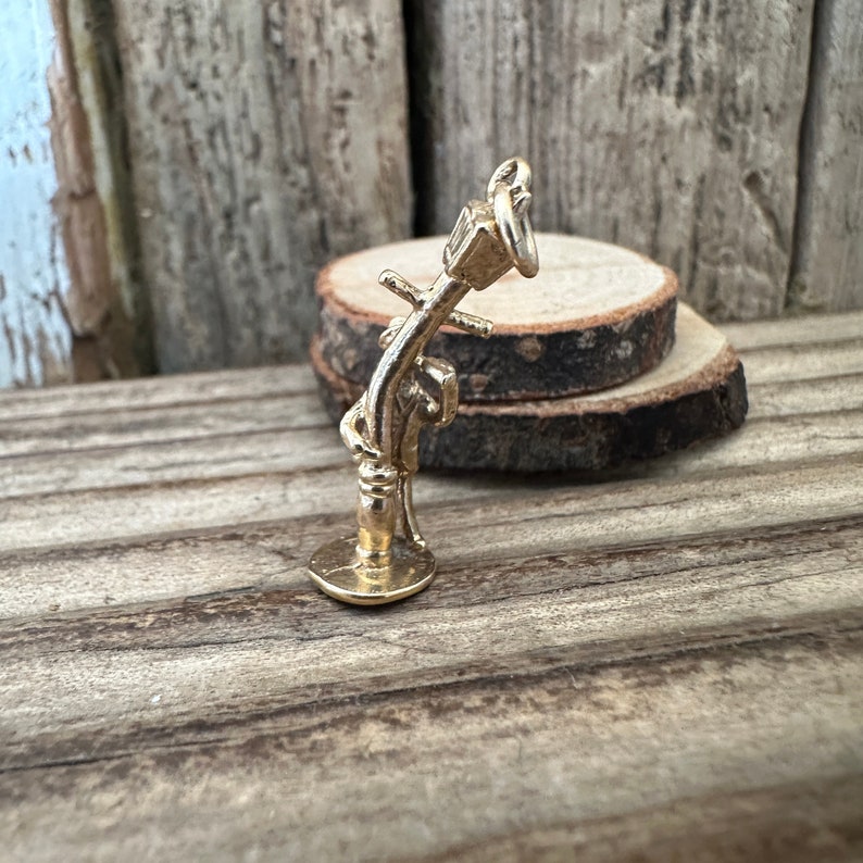 Vintage Solid Gold Drunk Man Charm | Miniature Drinker Lamp Post Street ...
