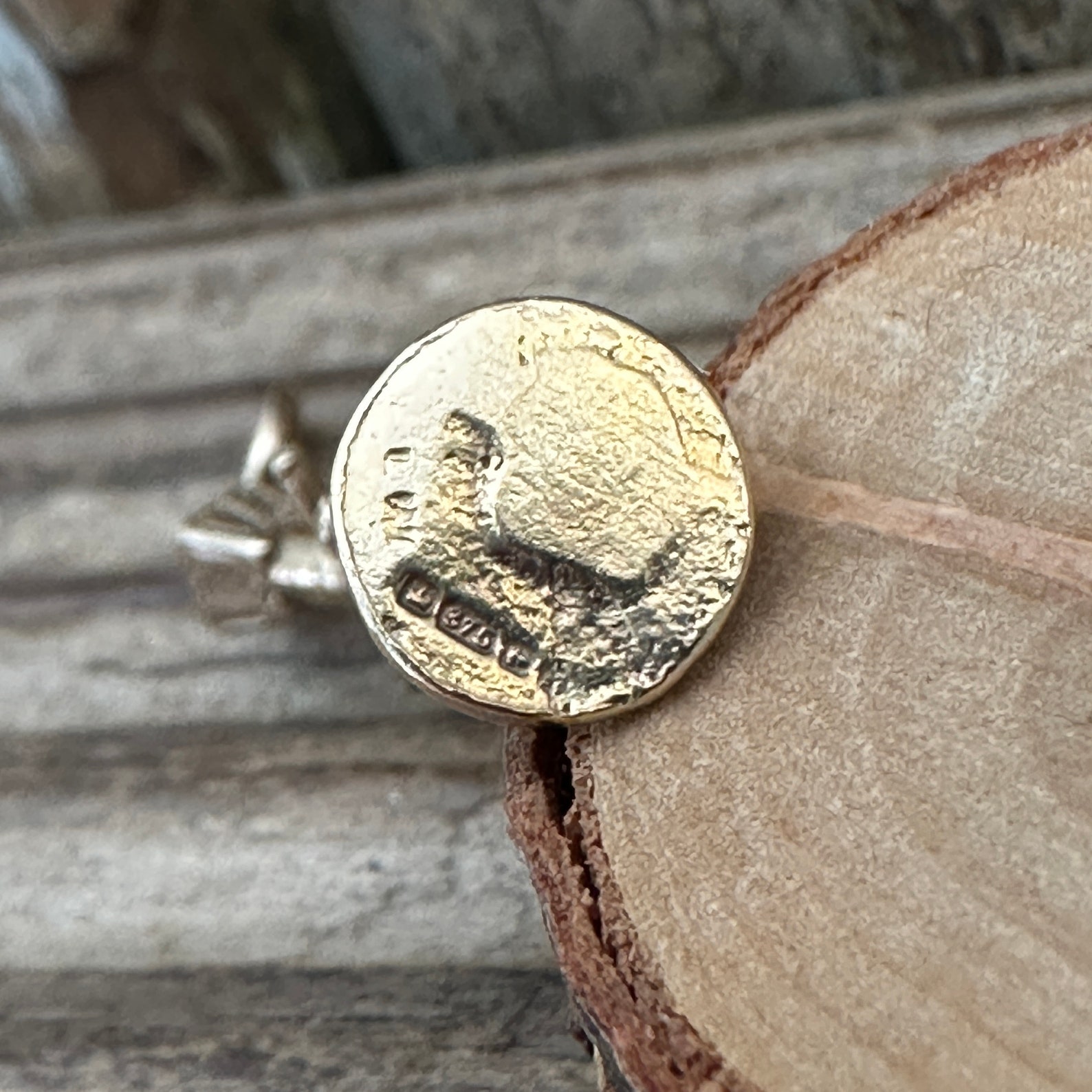 Vintage Solid Gold Drunk Man Charm | Miniature Drinker Lamp Post Street ...
