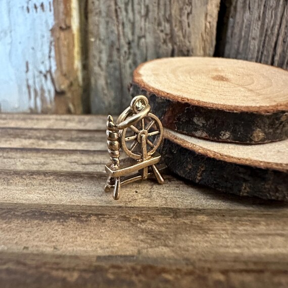 Vintage 1974 Solid 9ct Gold Spinning Wheel Charm, Bra… - Gem
