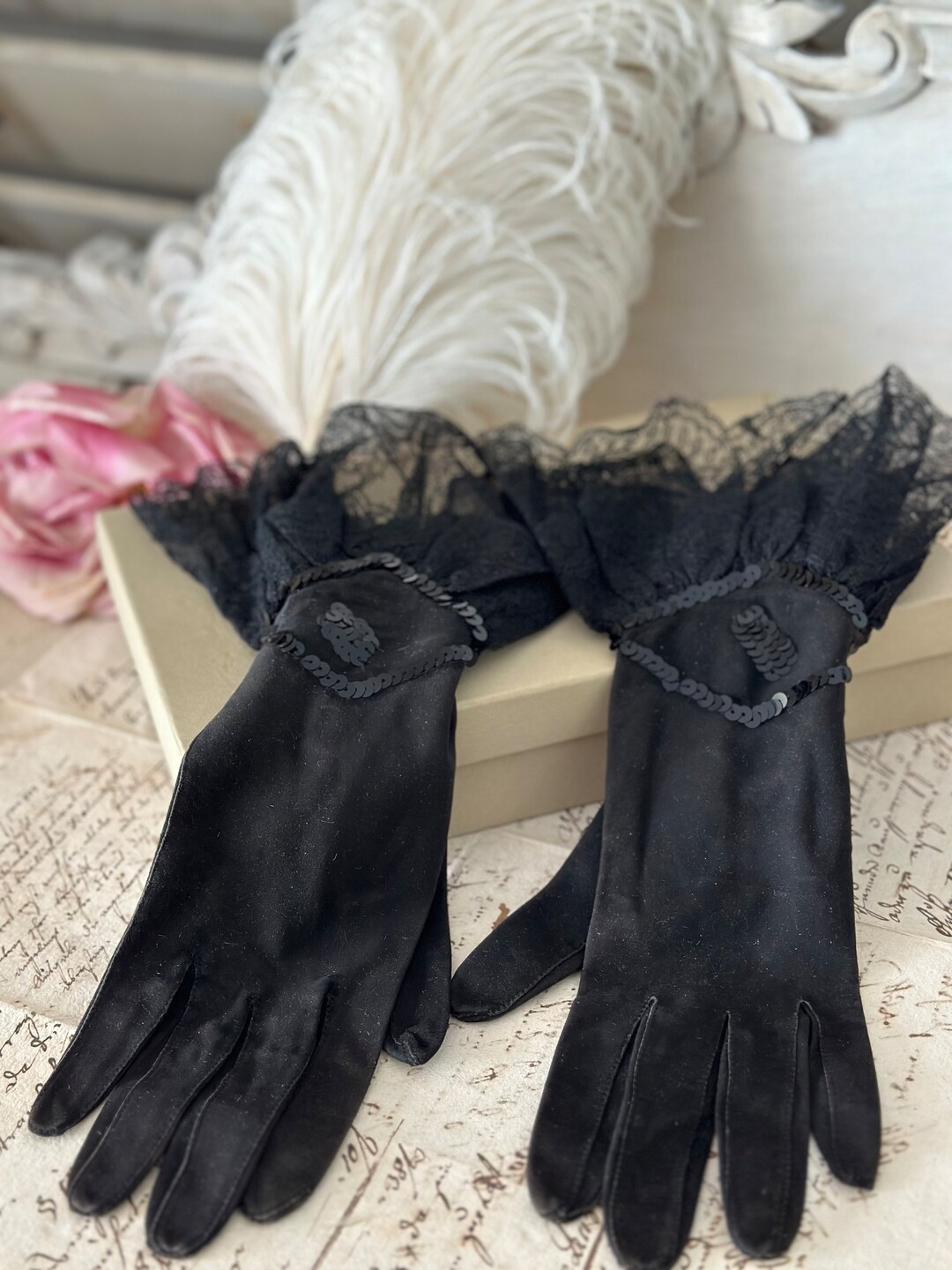 Eye-catching French Vintage GANTS PARIS Gloves With Lace Lamb Nappa ...