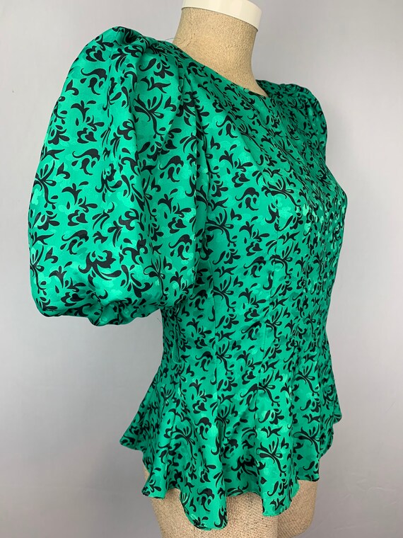 Vintage 80s Green Floral Fit and Flared Top | Puff Sl… - Gem