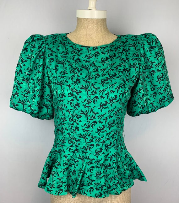 Vintage 80s Green Floral Fit and Flared Top | Puff Sl… - Gem