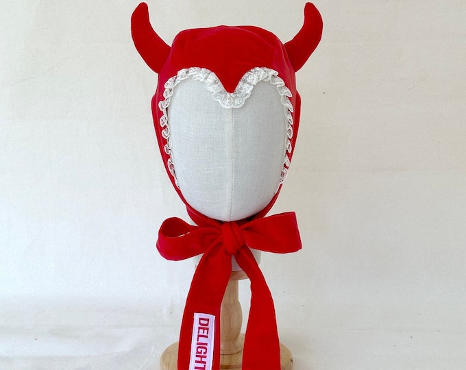 Devil Bonnet red Velvet - Etsy