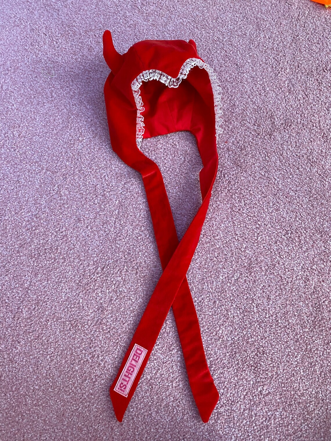 Devil Bonnet red Velvet - Etsy