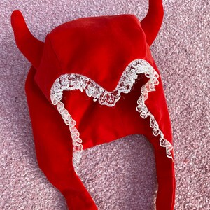 Devil Bonnet red Velvet - Etsy