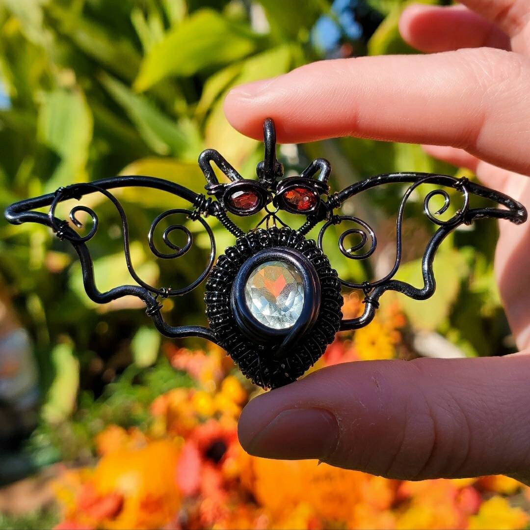 Garnet & Quartz Spooky Bat Necklace - Etsy