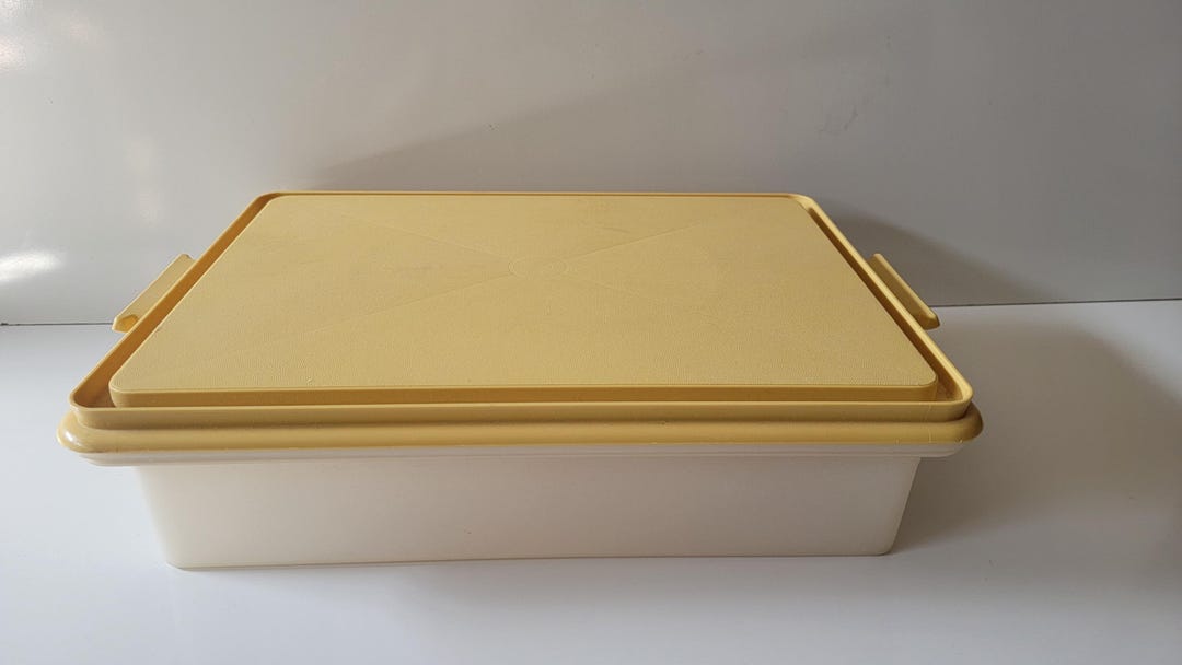 Tupperware 9x13 Sheet Cake Cupcake Taker & Carrier Harvest Gold Yellow ...