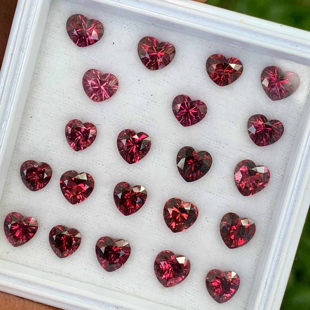 Garnet Hearts 17.40 Ct / 21 Stones Parcel of Natural Loose Gemstones ...