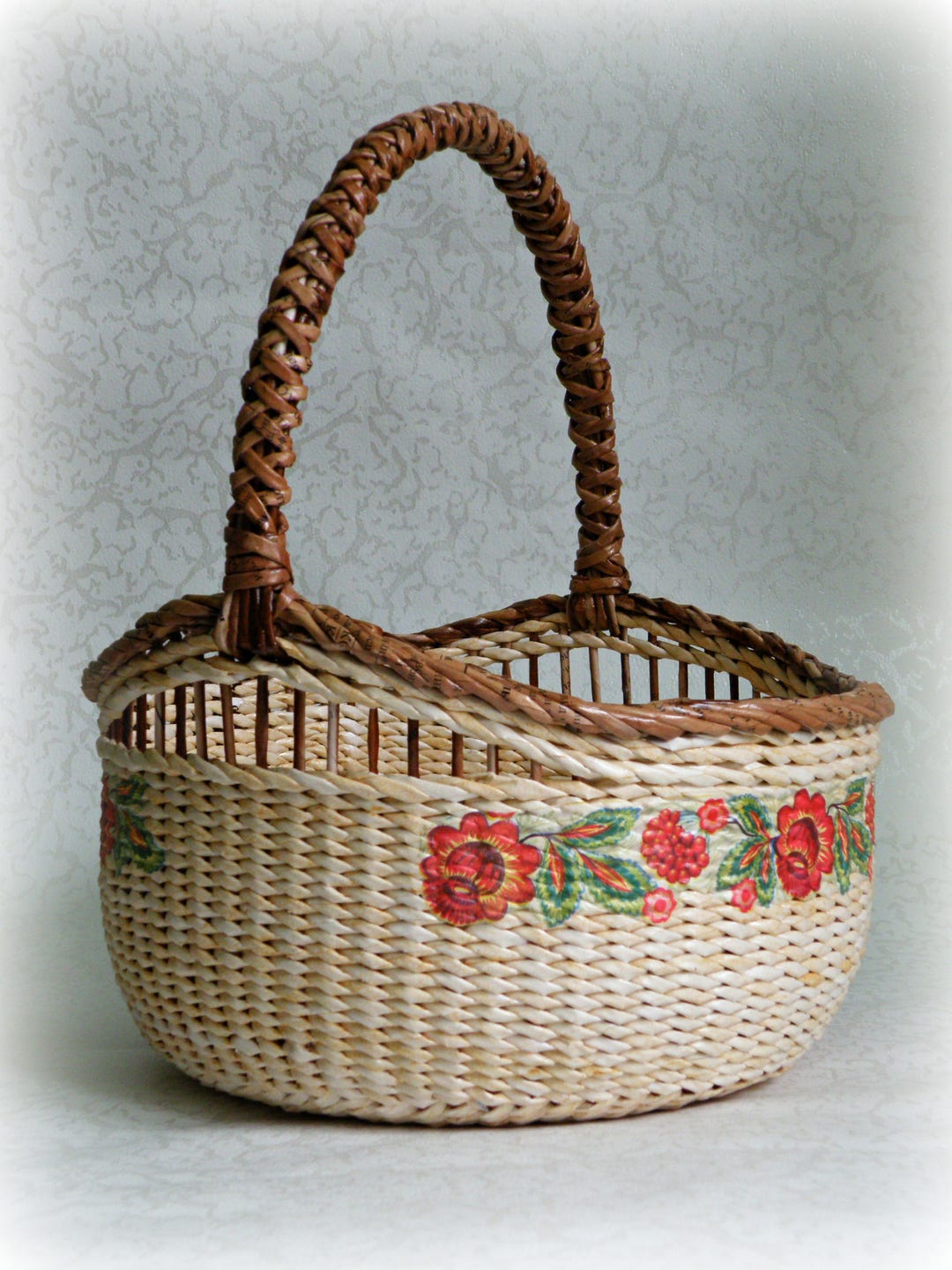 Round Beige Basket With Handle Easter Wicker Basket Large Wicker Basket ...
