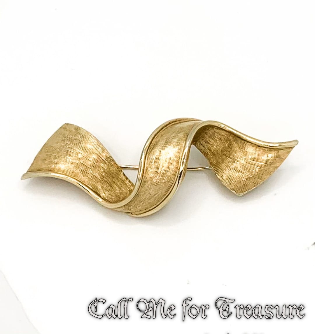 Vintage Kramer Brushed Gold Ribbon Brooch Pin / Vintage Jewelry - Etsy