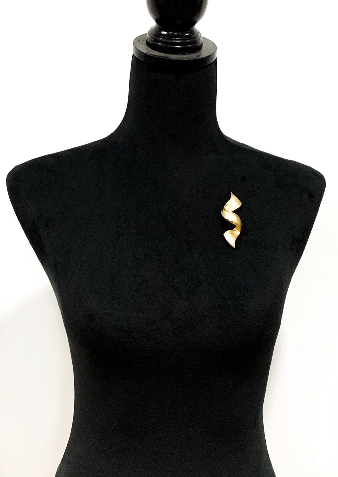 Vintage Kramer Gold Ribbon Brooch Pin - Etsy