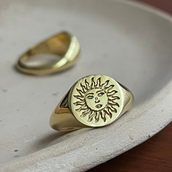 Sun Signet Ring - Etsy