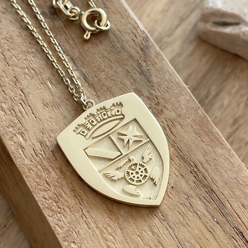 Gold Family Crest Pendant Necklace Coat of Arms Necklace - Etsy