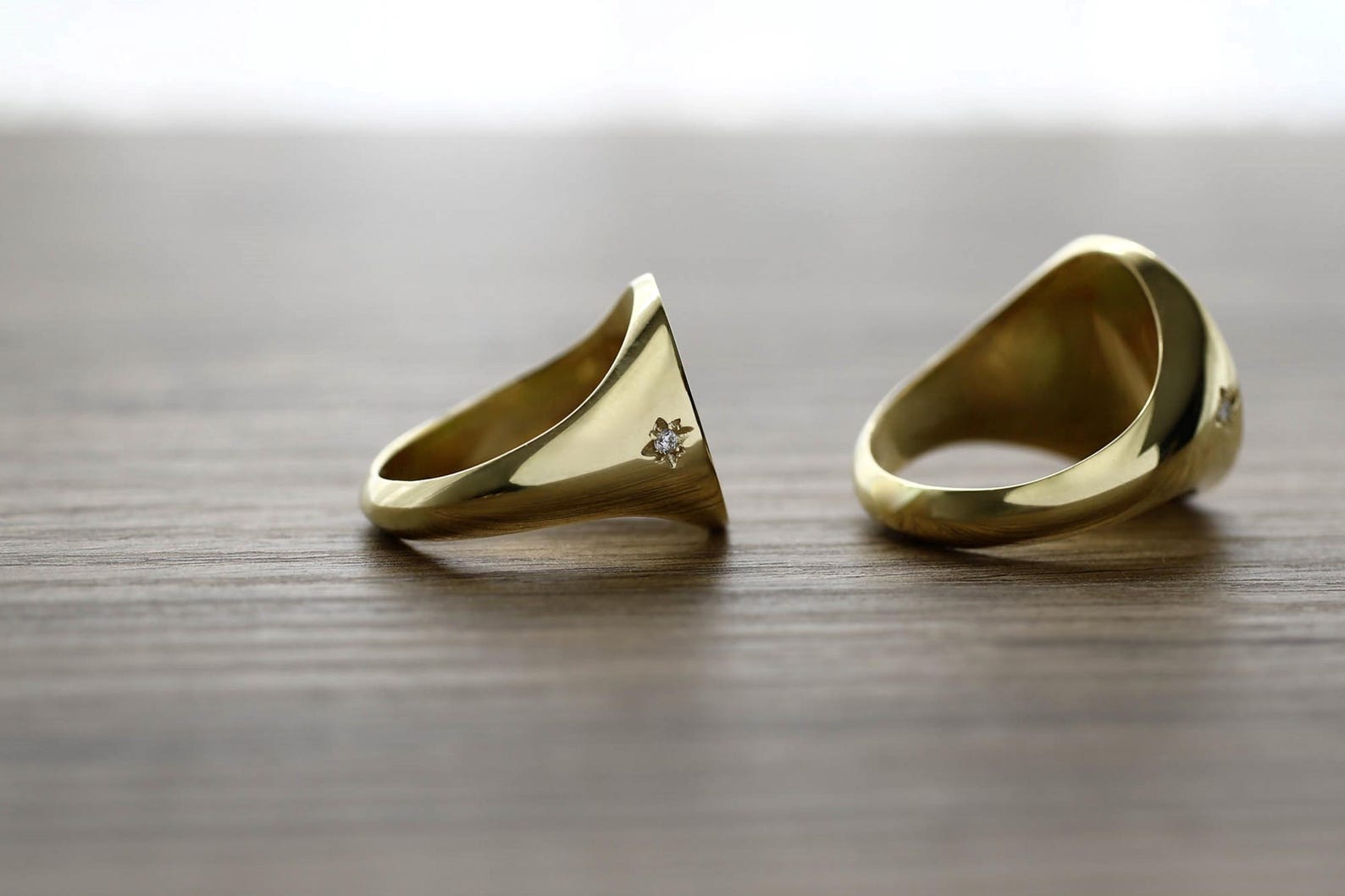 Gold Family Coat of Arms Signet Ring With Side Diamonds, Coat of Arms ...