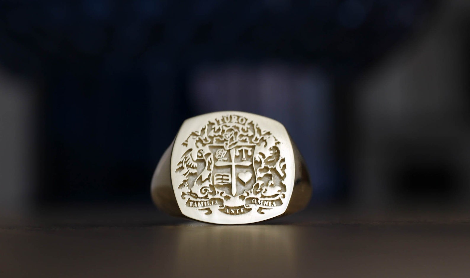 14k Solid Gold Family Crest Ring, Family Crest Rings, Heraldic Ring ...