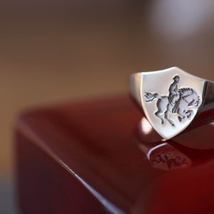 Gold Signet Ring Engraved With Napoleon Crossing the Alps, Mens Gold ...