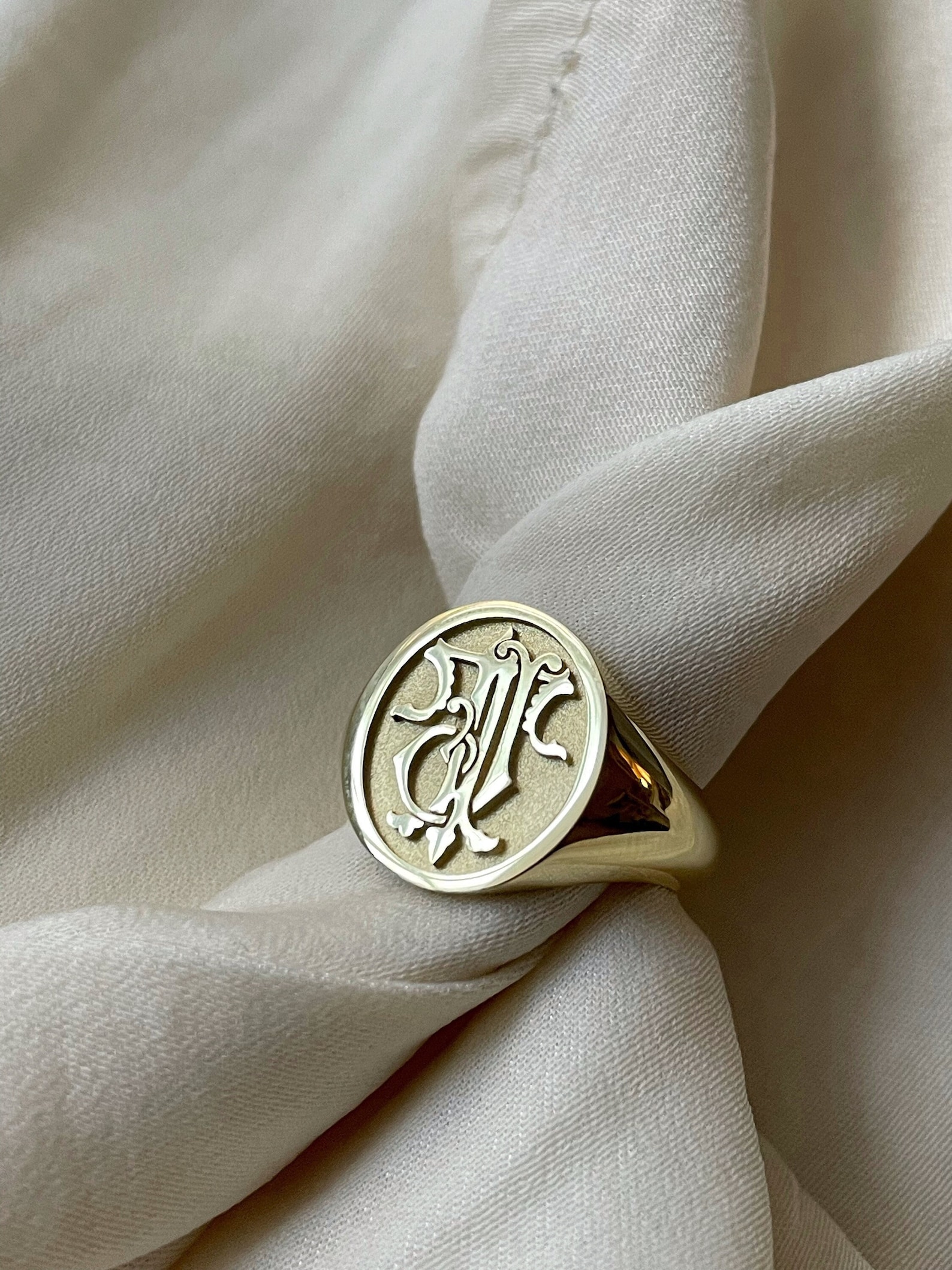 Custom Gold Monogram Engraved Signet Ring Gold Initial - Etsy