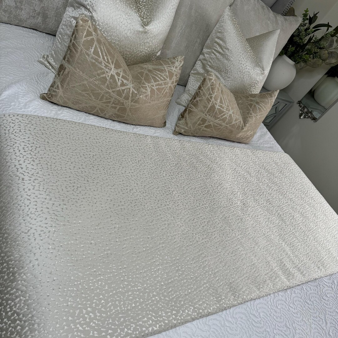 Elegant Ivory Bed Runner / Luxury Bed Throw Scarf Blanket Comforter for ...