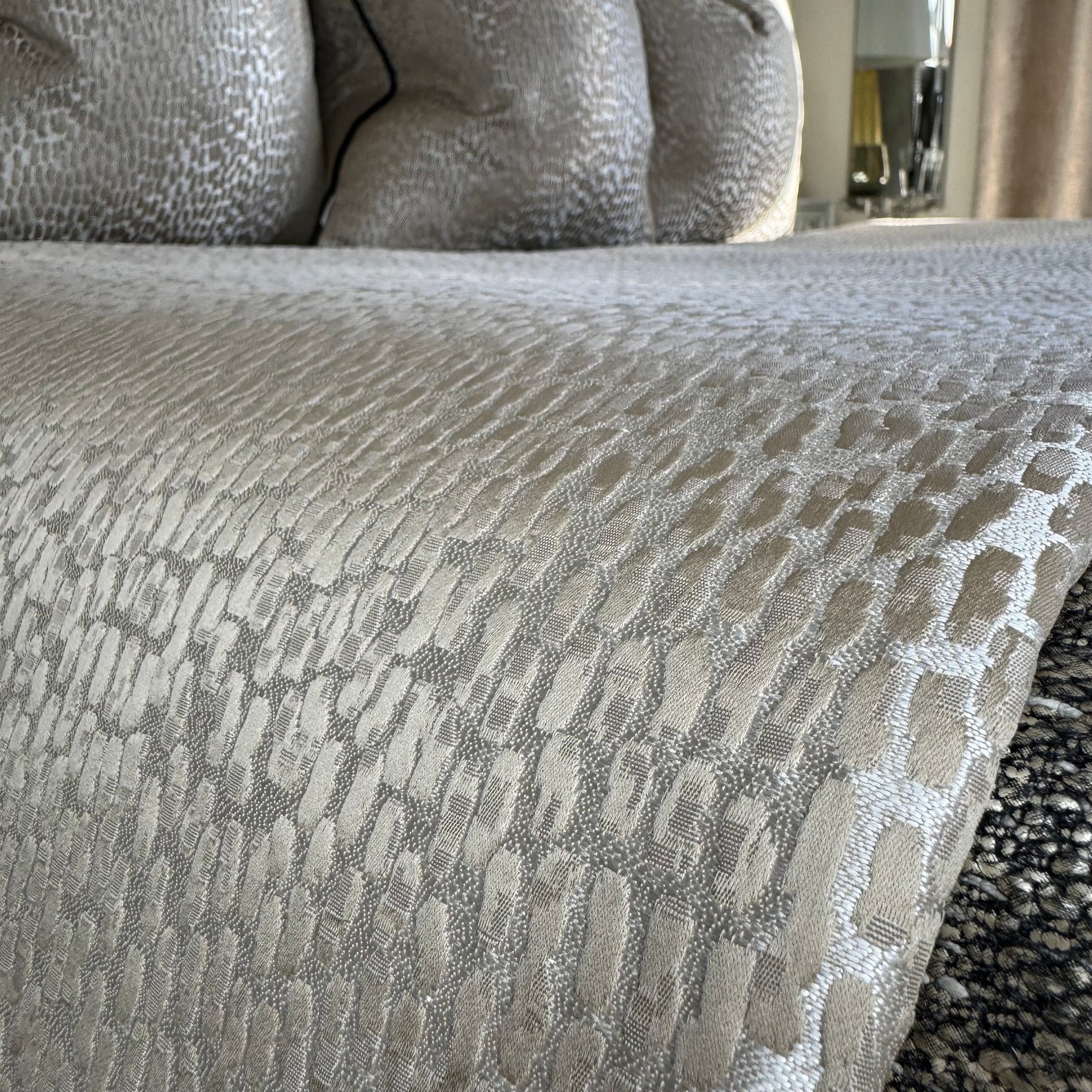 Elegant Champagne Gold Bed Runner / Luxury Bed Throw Blanket Comforter ...