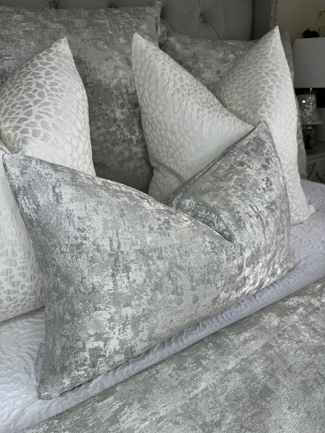 Luxury Silver Cushion Cover, Modern Luxury Grey Bedroom Cushion Cover ...