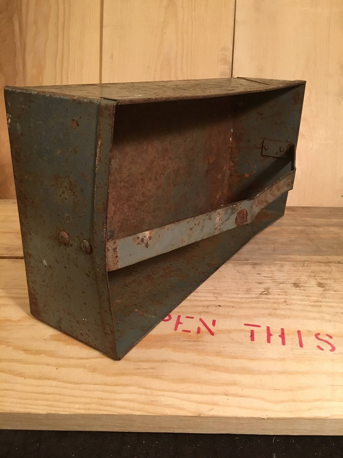 Vintage Lyon Metal Tool Box, Rustic Tool Caddy, Plant Caddy, Garden ...