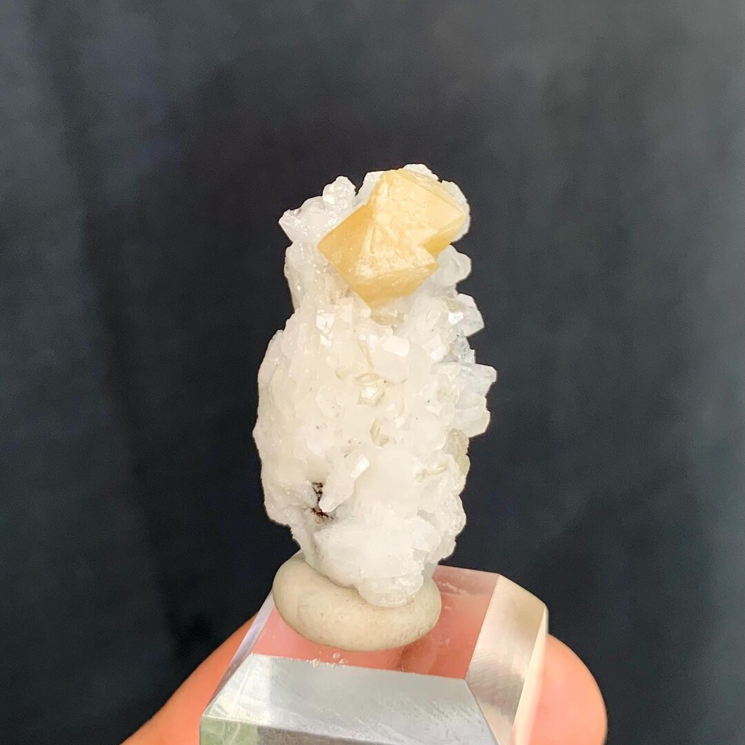 Natural Rare Yellow Microlite Twin Crystals on Albite From Shigar Mine ...