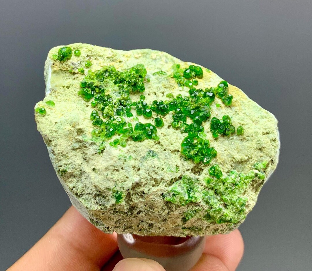 Natural Green Garnet Bunch Specimen: 127 Grams - Etsy