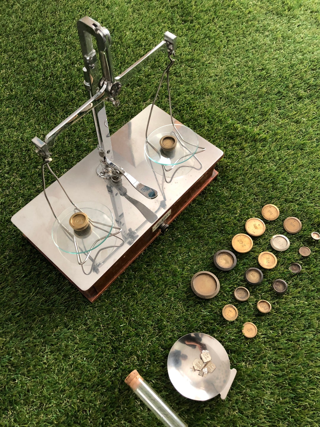 Vintage Chemistry Set / Scales - Etsy