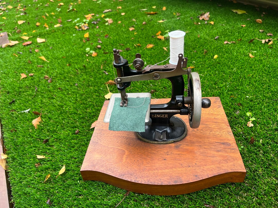 Miniature Singer Sowing Machine - Etsy