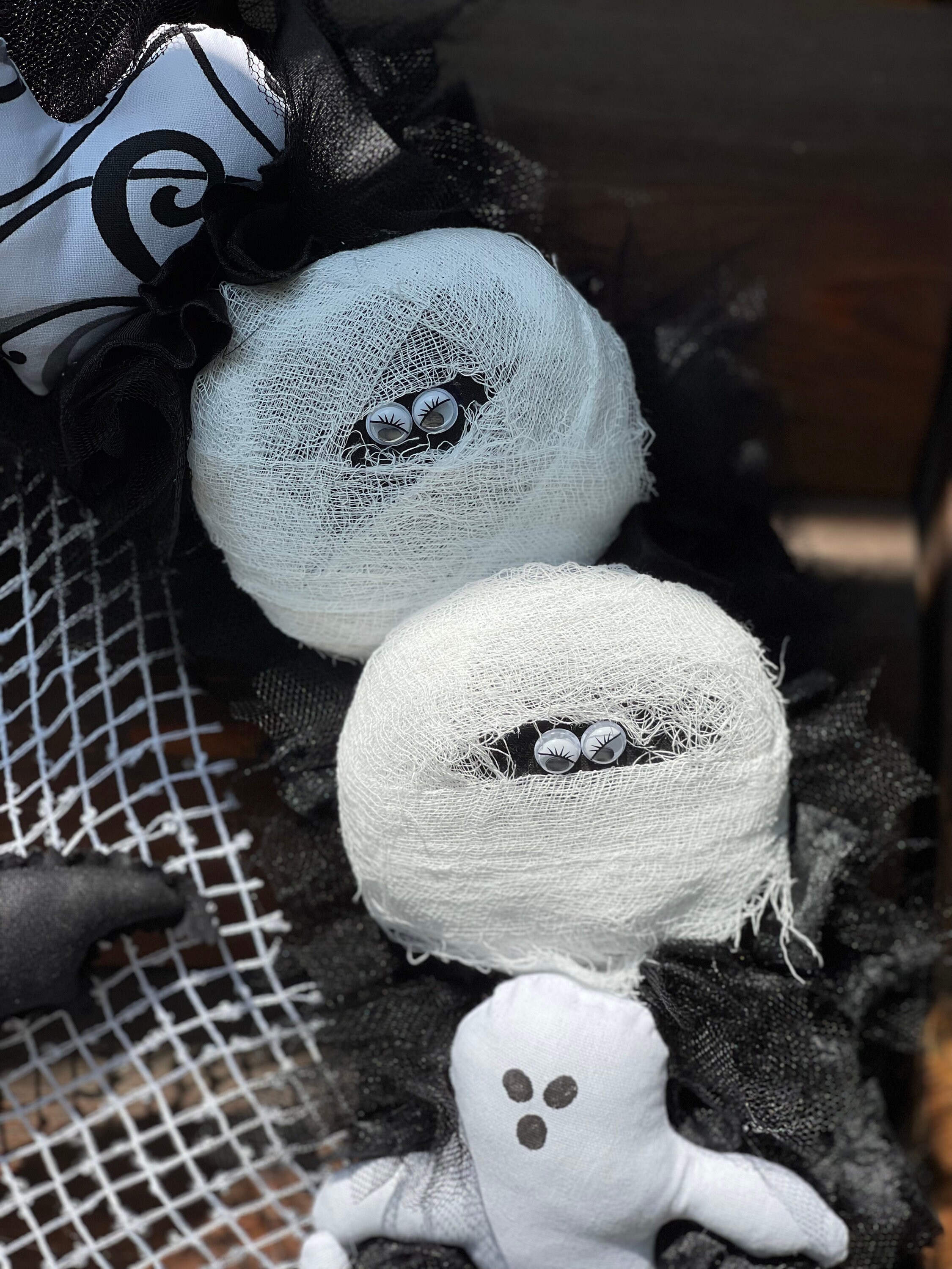 Fabric Mummy Heads Set Of2 Mummies Halloween Fireplace Decor Mummy Head ...