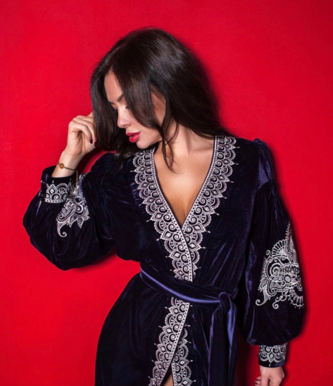 Caftan de terciopelo bordado azul marino Plus tamaño kimono | Etsy Caftan de terciopelo bordado azul marino Plus tamaño kimono | Etsy