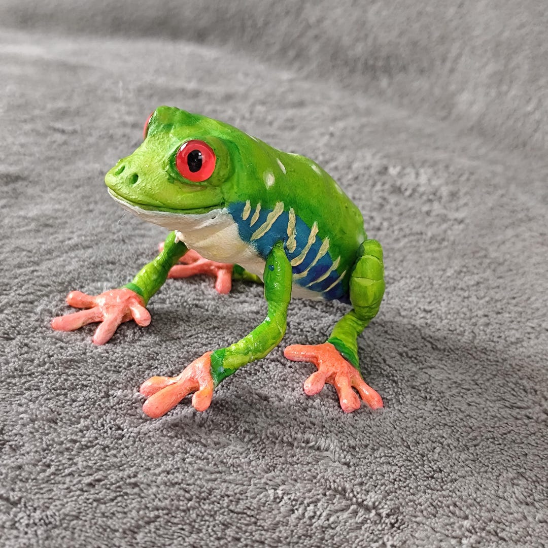 Red-eyed Tree Frog, Poseable Art Doll, OOAK Realistic Creature - Etsy