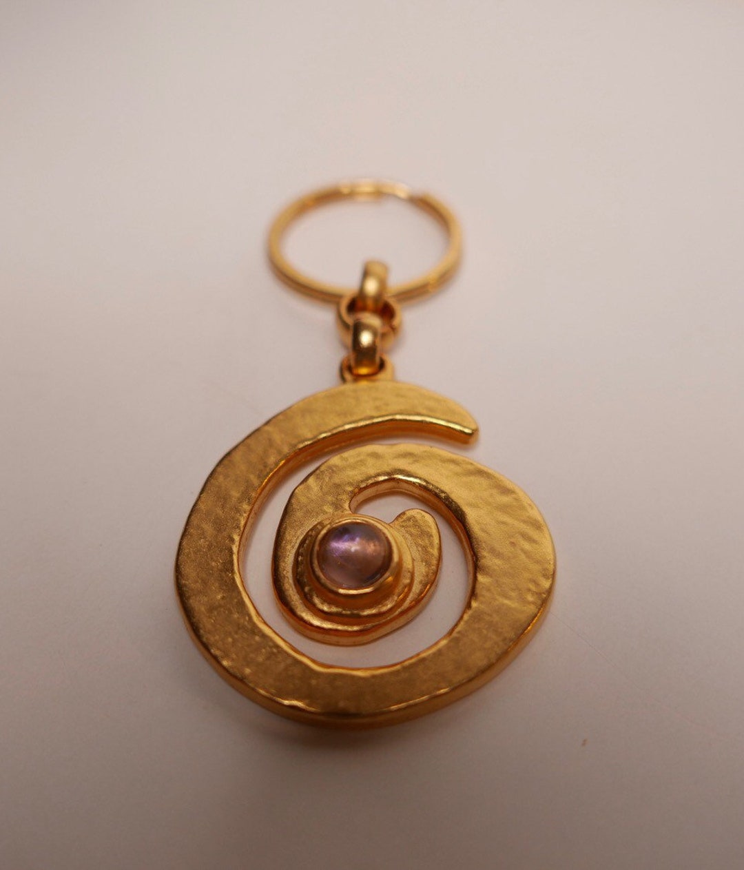 Gilded Bronze Key Ring Signed Spiral Cabochon Purple Resin 2000s - Etsy