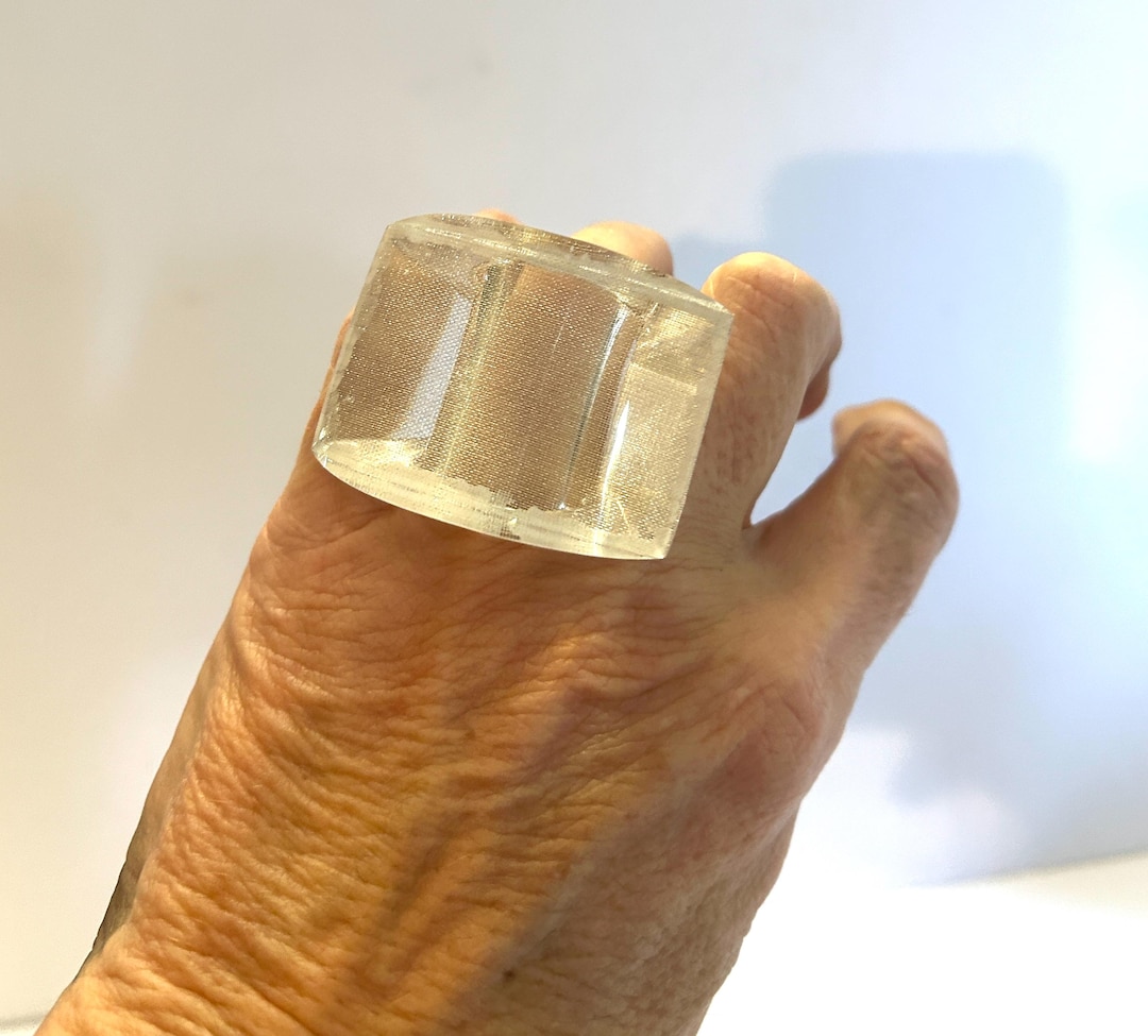 XXL Ring in White Lucite Plexiglass. Very Beautiful Design. Designer ...