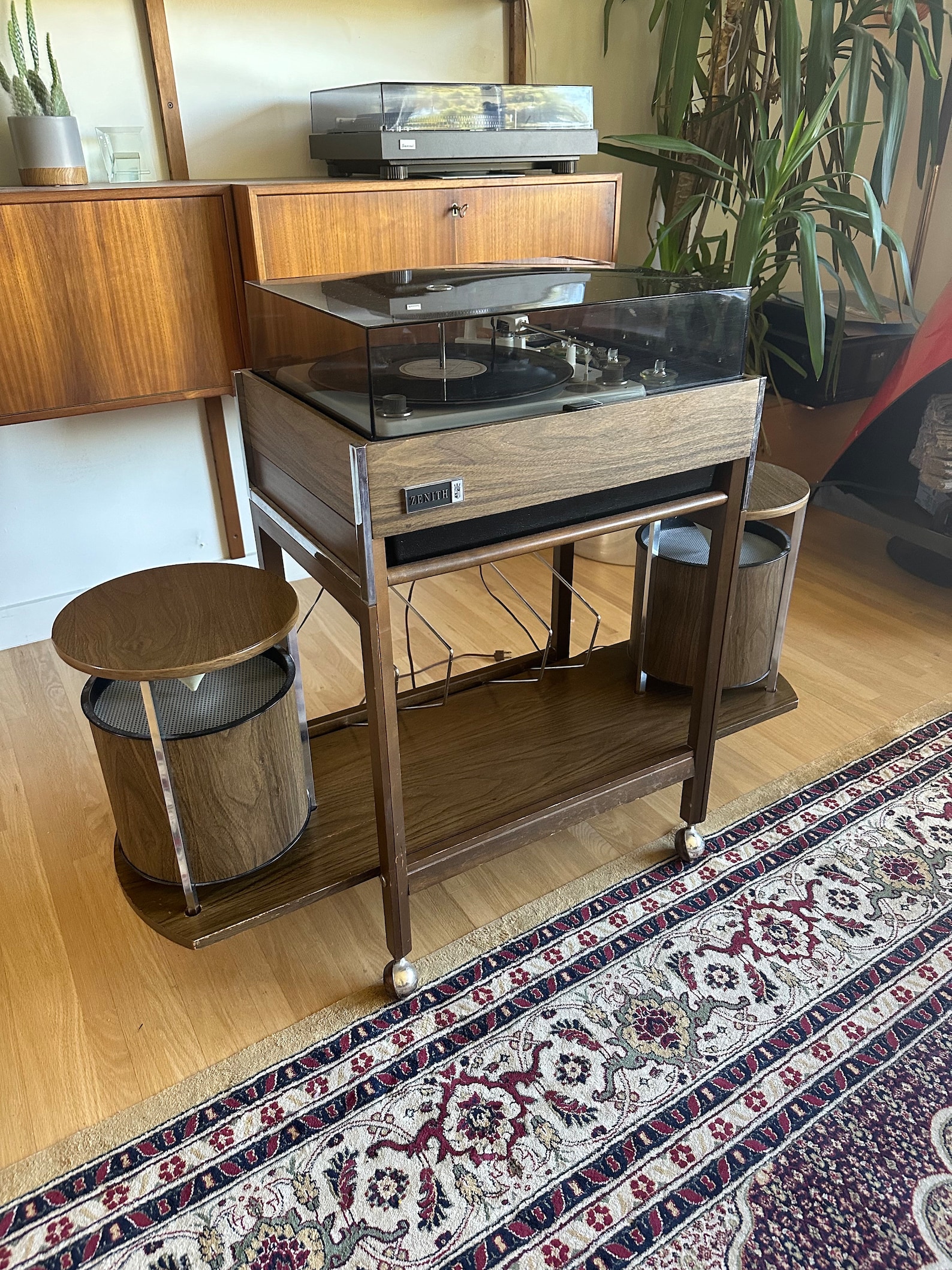 Zenith Circle of Sound Vintage Stereo System: Mid Century Turntable ...