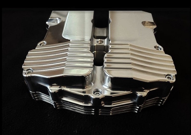 Harley Milwaukee 8 , M8 Only Show Polished Rocker Boxes High End Billet ...