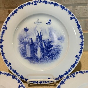 New BEATRIX Potter Peter Rabbit Dinner Plates Blue & White Easter Bunny ...