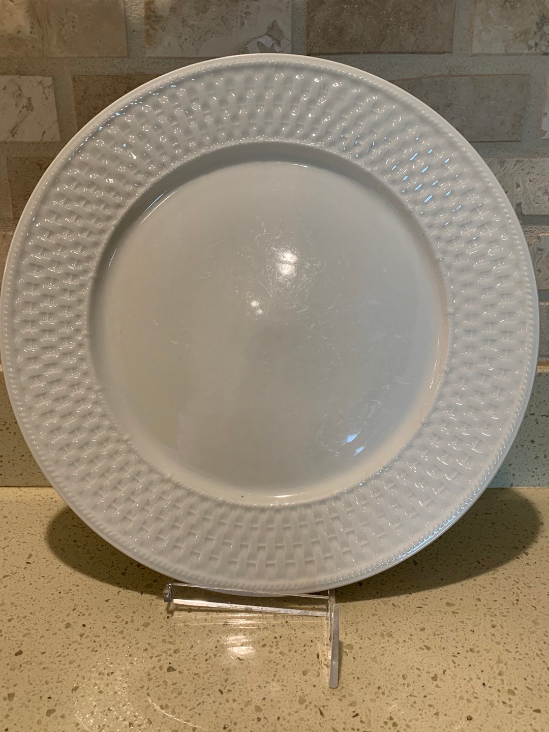 Oneida Wicker White Serving Chop Plate 12 -1/4” in Excellent Used ...