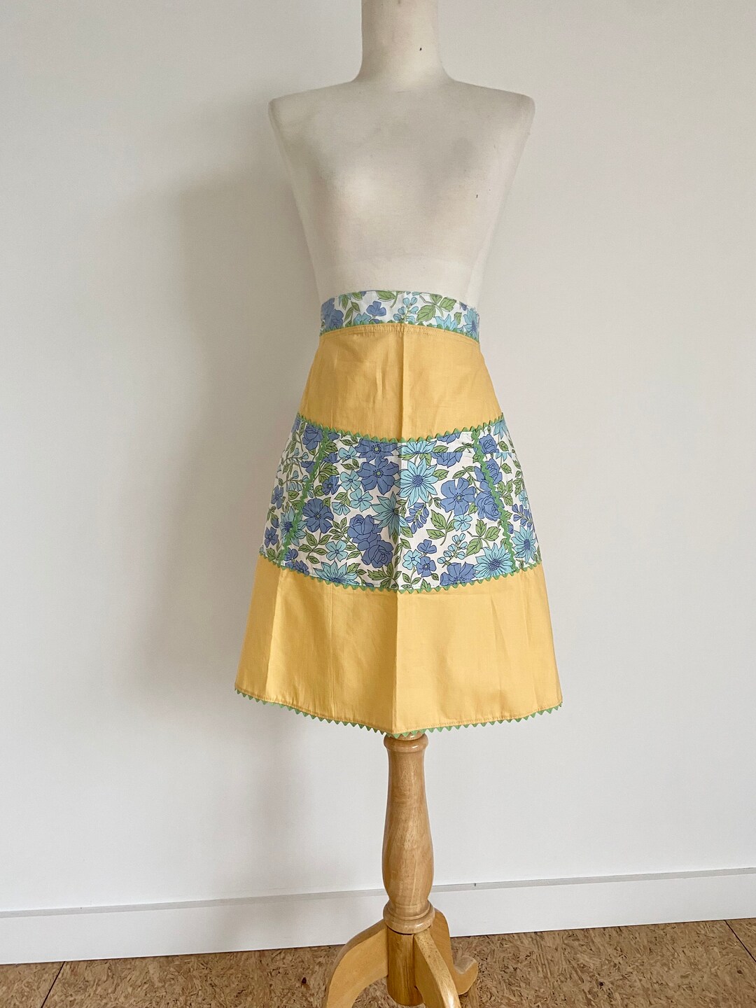 Vintage 1960s Apron: Yellow & Blue Floral Homemaker Apron - Etsy