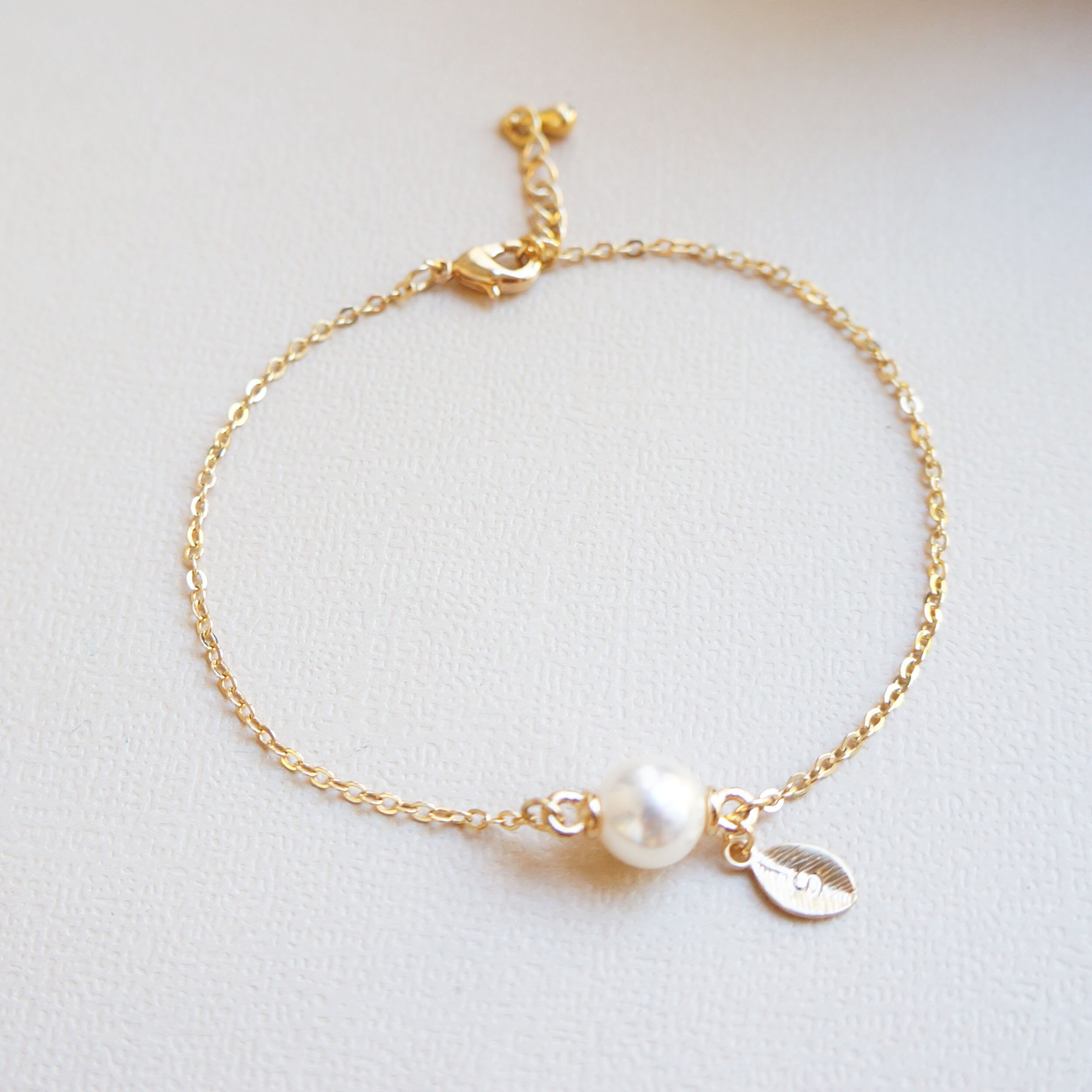 Pulsera de perla personalizada pulsera inicial dainty boda | Etsy