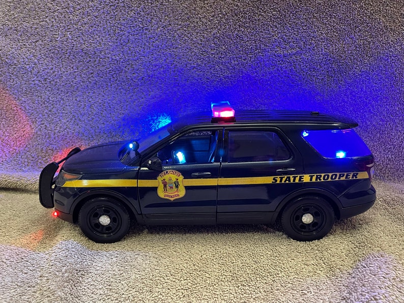 1/18 Scale Delaware State Police Ford Explorer Diecast Model With ...