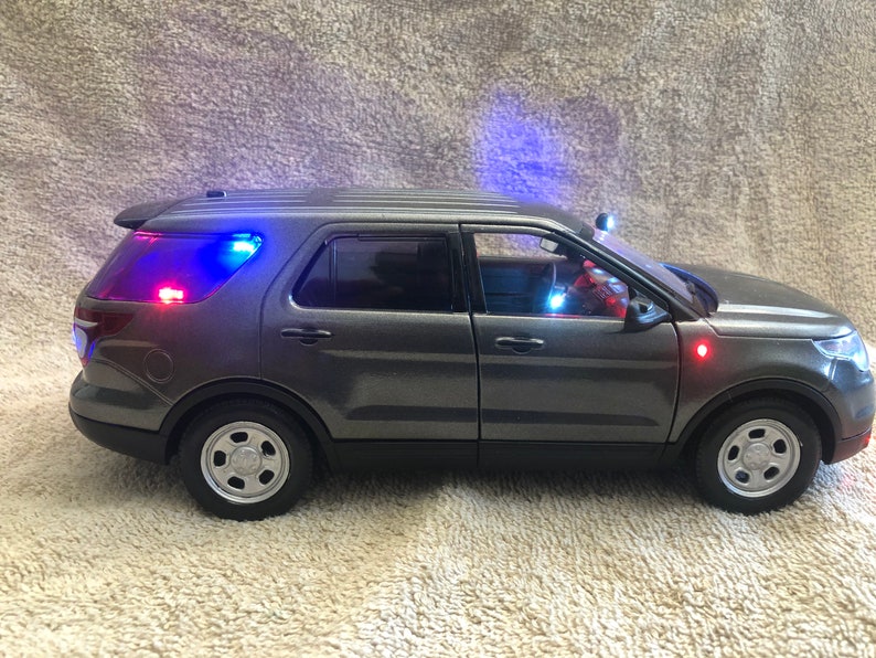 1/18 Scale Gray Unmarked Police Diecast Ford Explorer With - Etsy